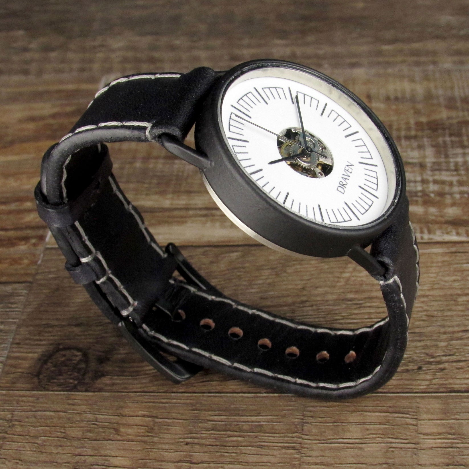 Monochromatic Watch Black Strap – TheExCB